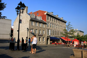 Visitor's Guide to Place Jacques-Cartier in Montreal