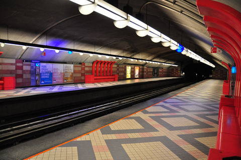 Montreal Metro Map and System Guide for Travelers.
