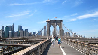 NYC Visitor's Guide to Walking over the Brooklyn Bridge