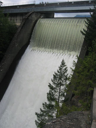 Cleveland Dam Guide: North Vancouver by Transit