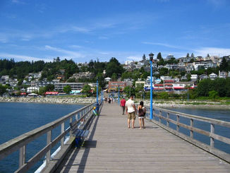 White Rock Beach & Pier Guide: A Seaside Escape by Bus