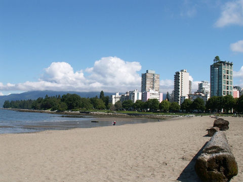 English Bay Beach Guide: Vancouver by Bus (Sunsets & Seawall)